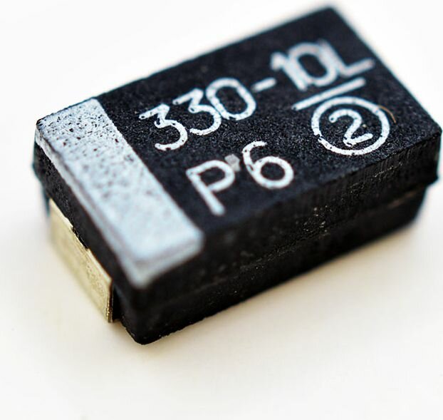 Конденсатор VISHAY 293D337X9010D2TE3 Конденсатор танталовый 10 В 330 мкФ 10П корпус D -55.125 град. C 1шт