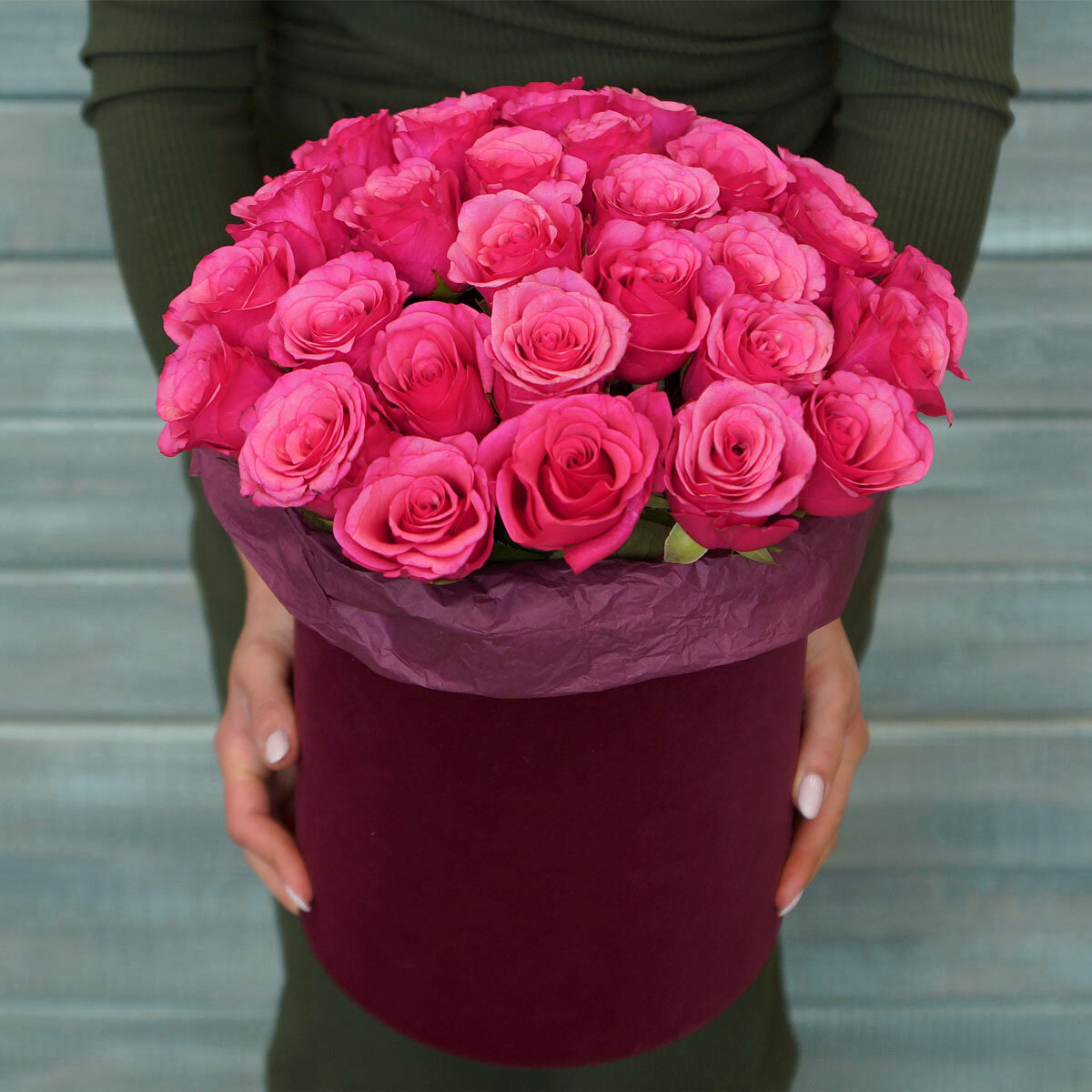 Монобукет Букет Маркет, 29 розовых роз, кенийские, в шляпной коробке
