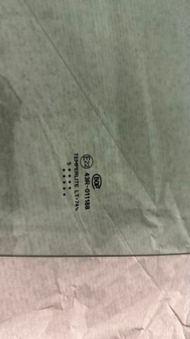 Стекло оригинальное опускное задней правой двери для Весты седан