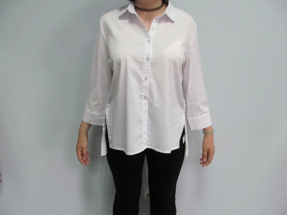 Блуза Классическая, не приталенная блуза для девушки с разрезами на бедрах