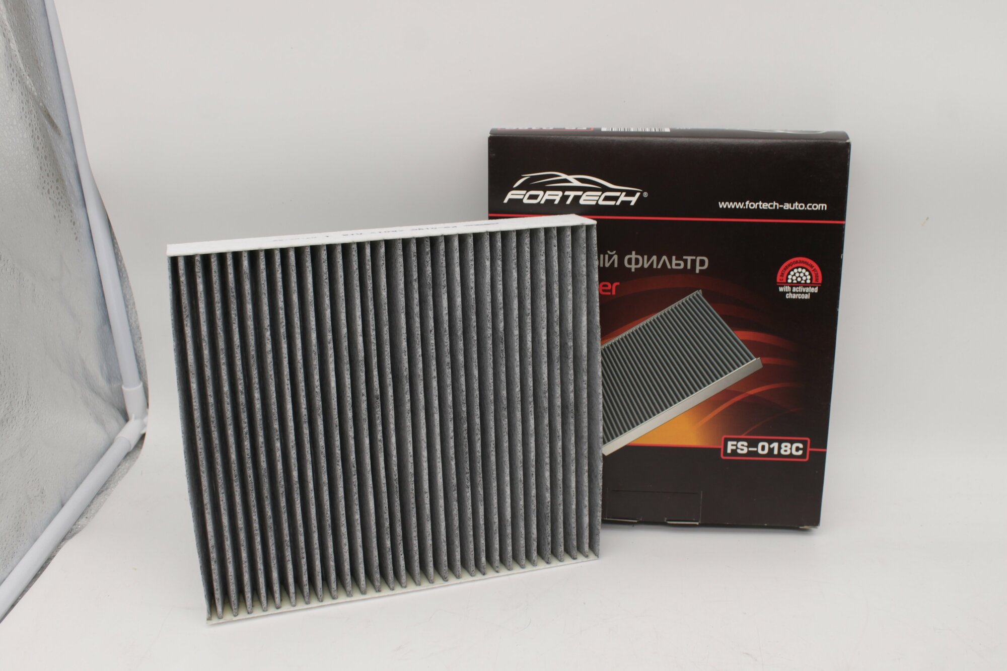 Фильтр салонный на Форд Фокус 2, Вольво C30, C70, S40 0