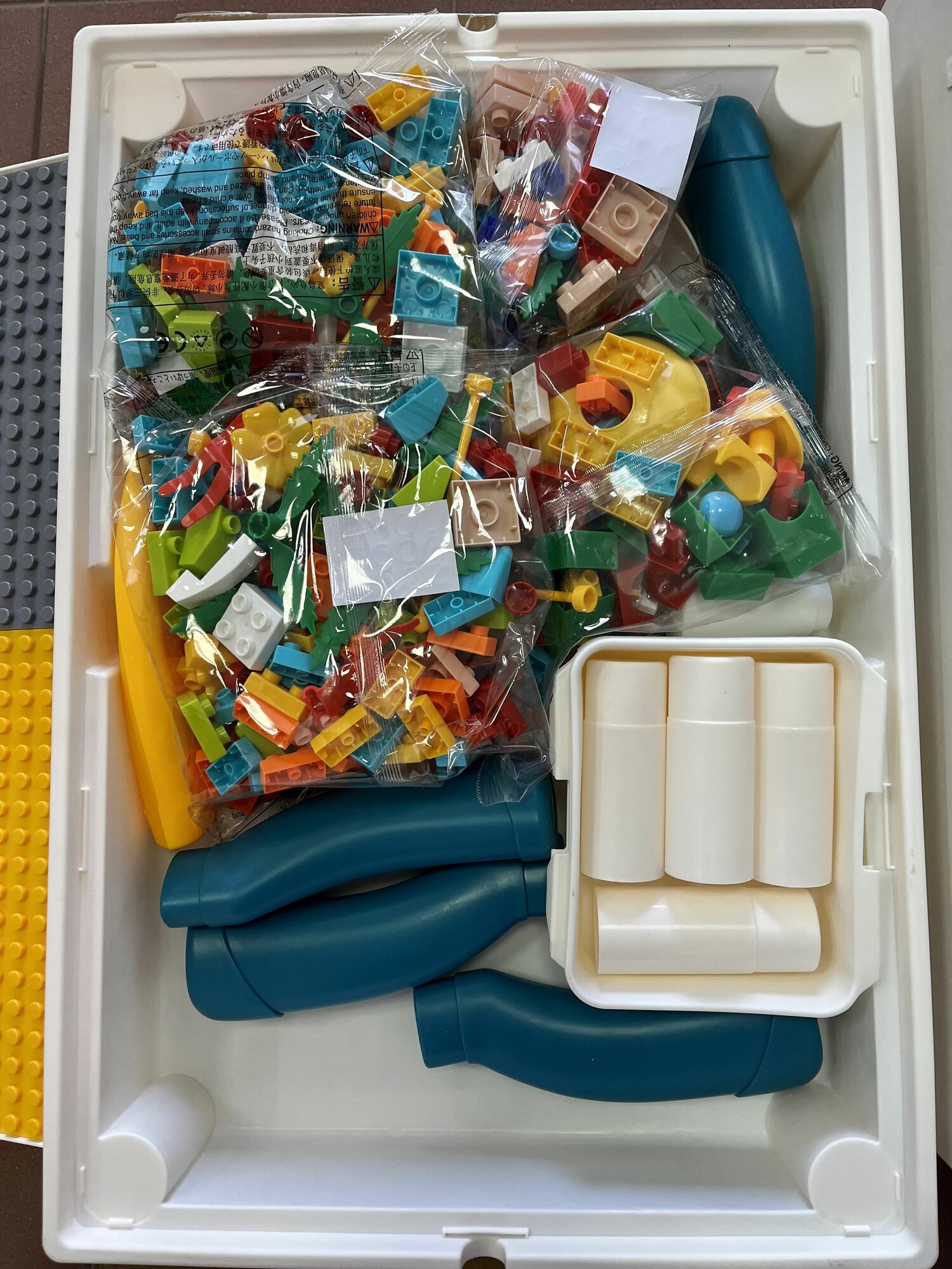 Стол для конструктора детский 60*40 см +стул 1 шт.+500 деталей