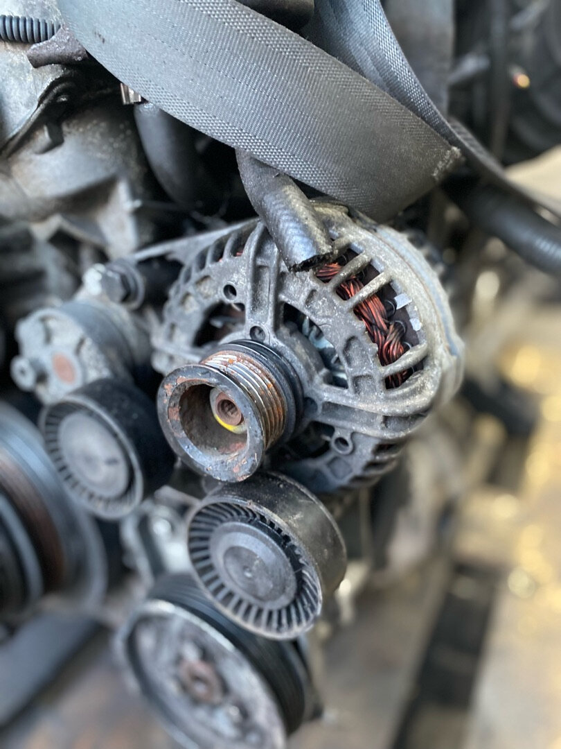 Генератор для BMW X3 E83 2.5 OEM 7519721