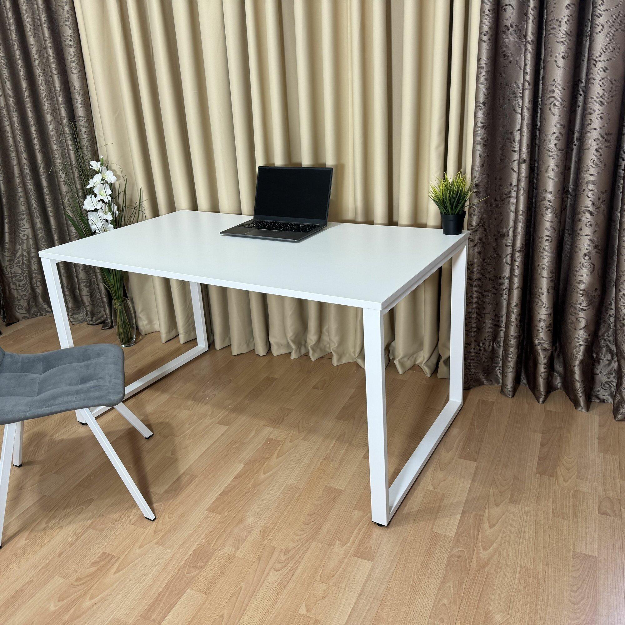 Письменный стол лофт Белый 140*80 см. Белые ножки