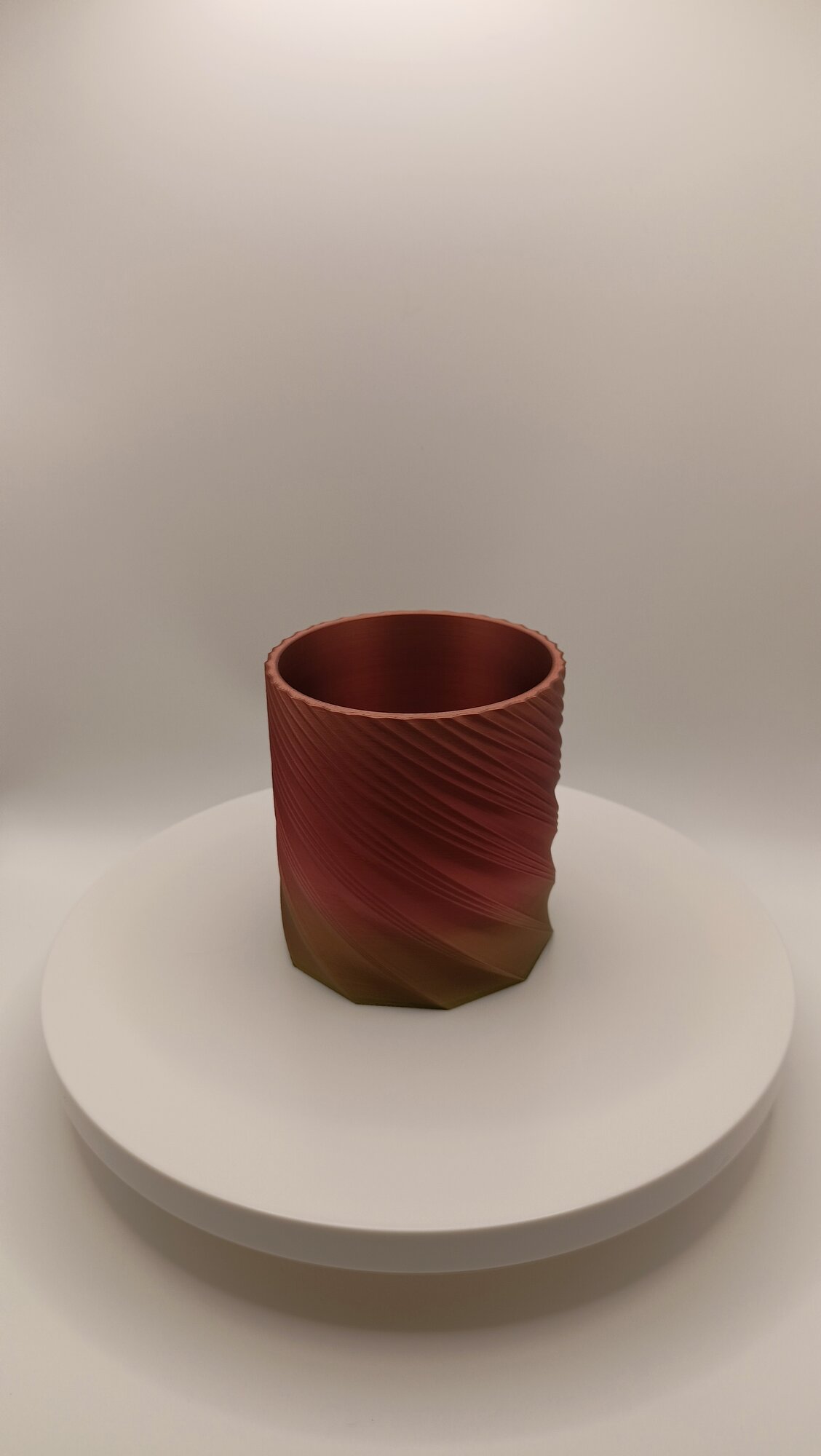 Подставка для ручек и карандашей "Стакан", пластиковая, разноцветная тёмная,