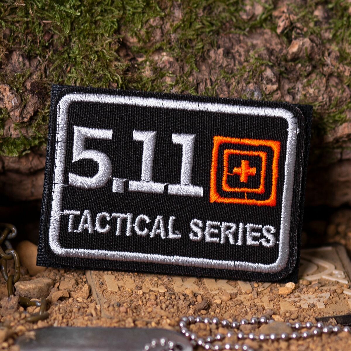 Нашивка ( шеврон патч patch ) тактическая 5.11 tactical series вышитая на липучке 7,3х5,2 черная