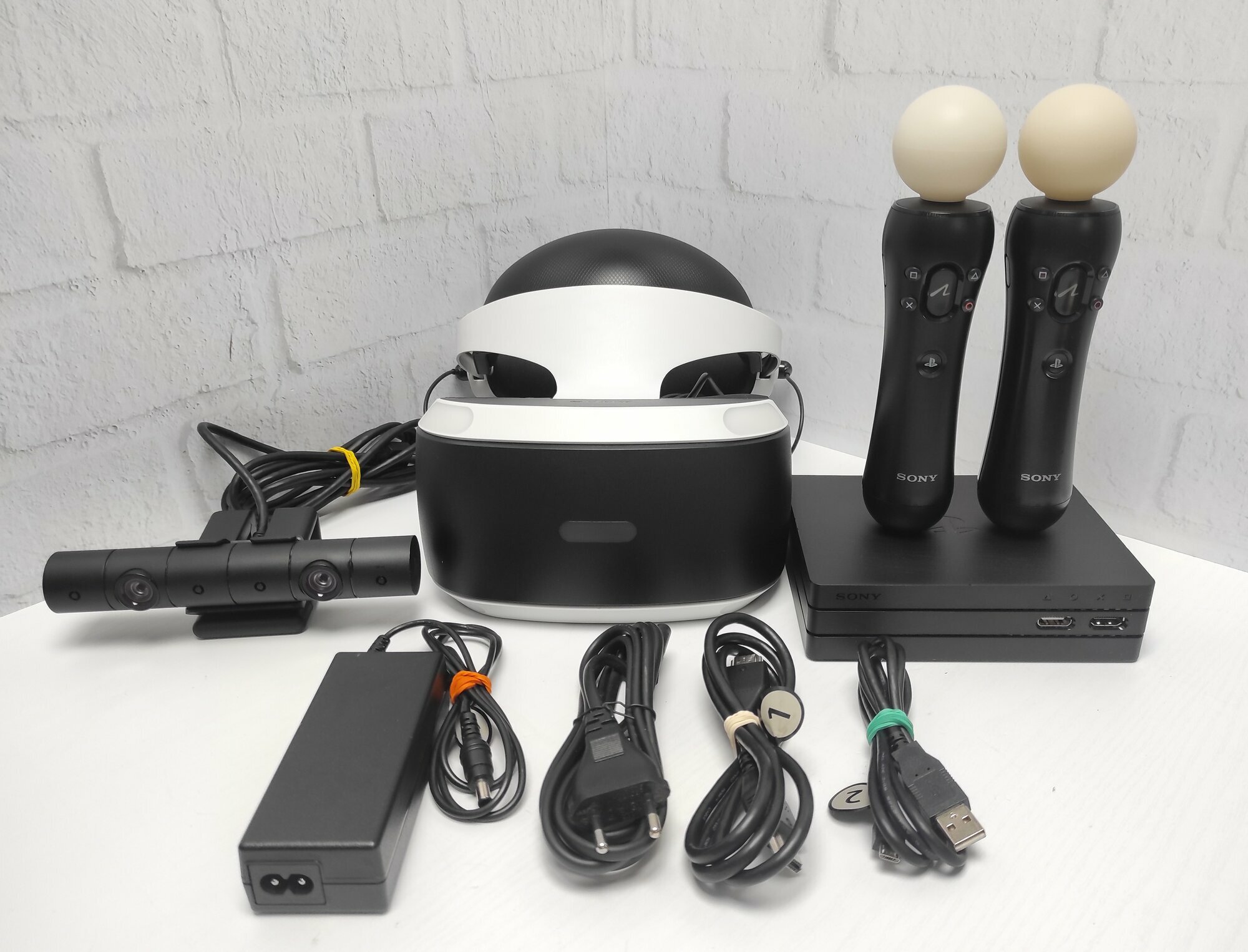 Система виртуальной реальности Playstation VR v2 + PS Camera V2 + 2 Move V1