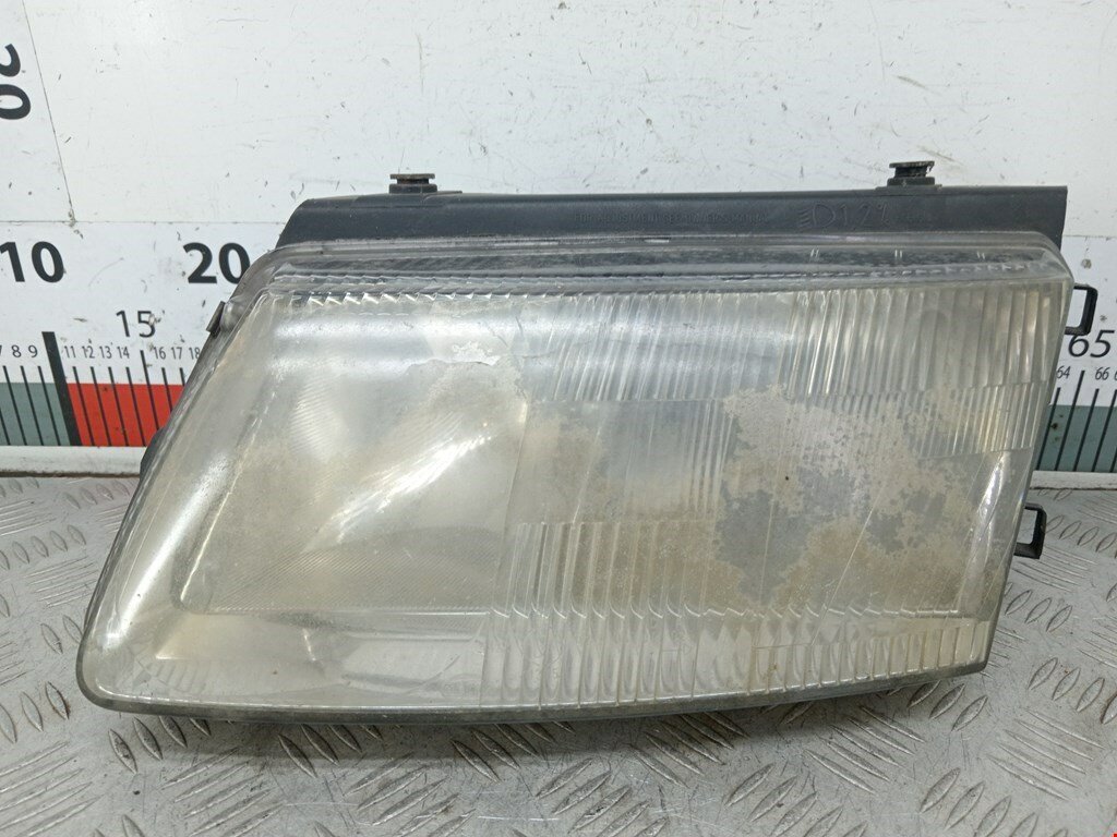 Фара левая Volkswagen Passat 5 3B0941017R арт. 2204506
