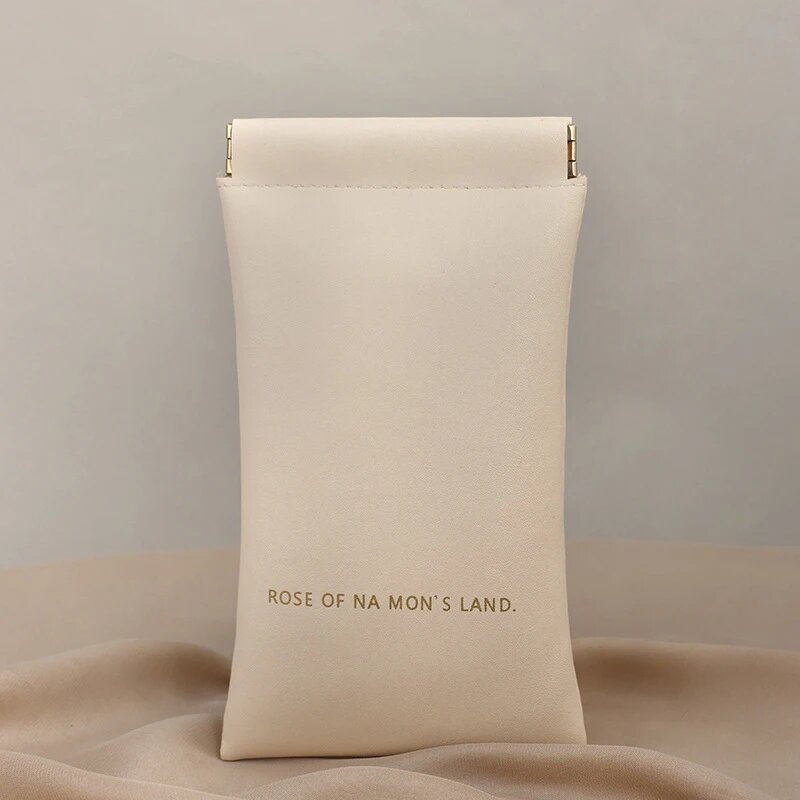Бежевый чехол для очков Rose of Na Mon's Land из кожи