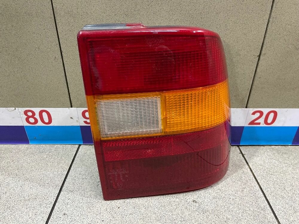 Фонарь задний правый Opel Vectra A 90506199