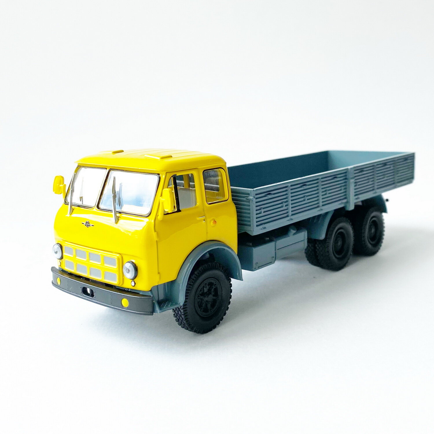 Грузовик Наш автопром 1:43