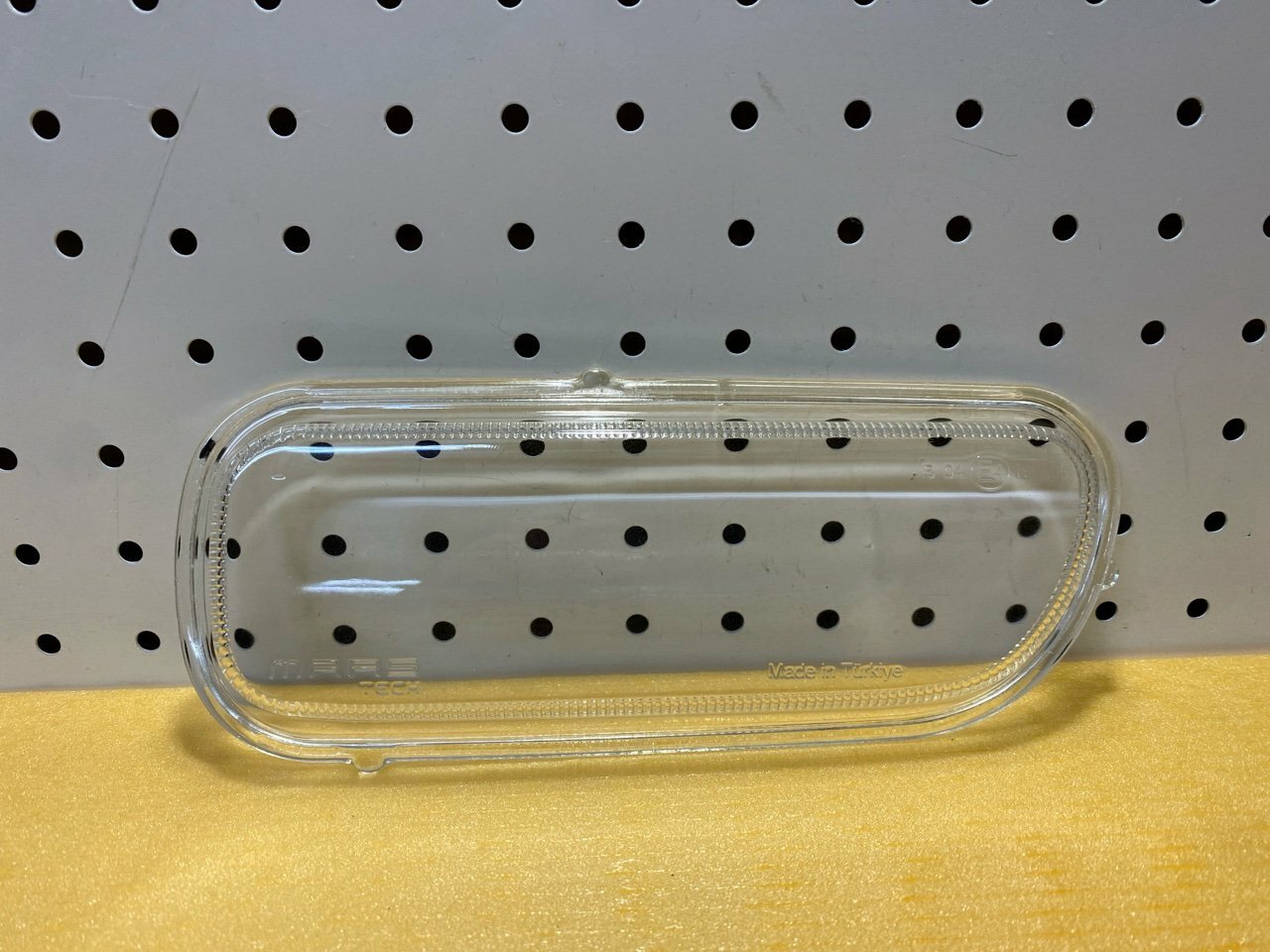 Стекло фары противотуманной Мерседес Аксор КамАЗ 5490 левое