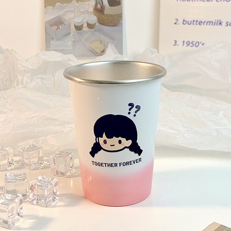 Кружки, меняющие цвет в холодном состоянии, включая пивные кружки, кружки в форме вопросительного знака, парные кружки, алюминиевые кружки Coca-Cola и кружки для воды.