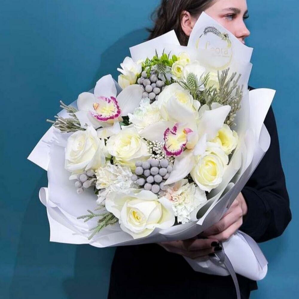 Букет Белоснежный с Орхидеями и розами. Авторский букет 538N