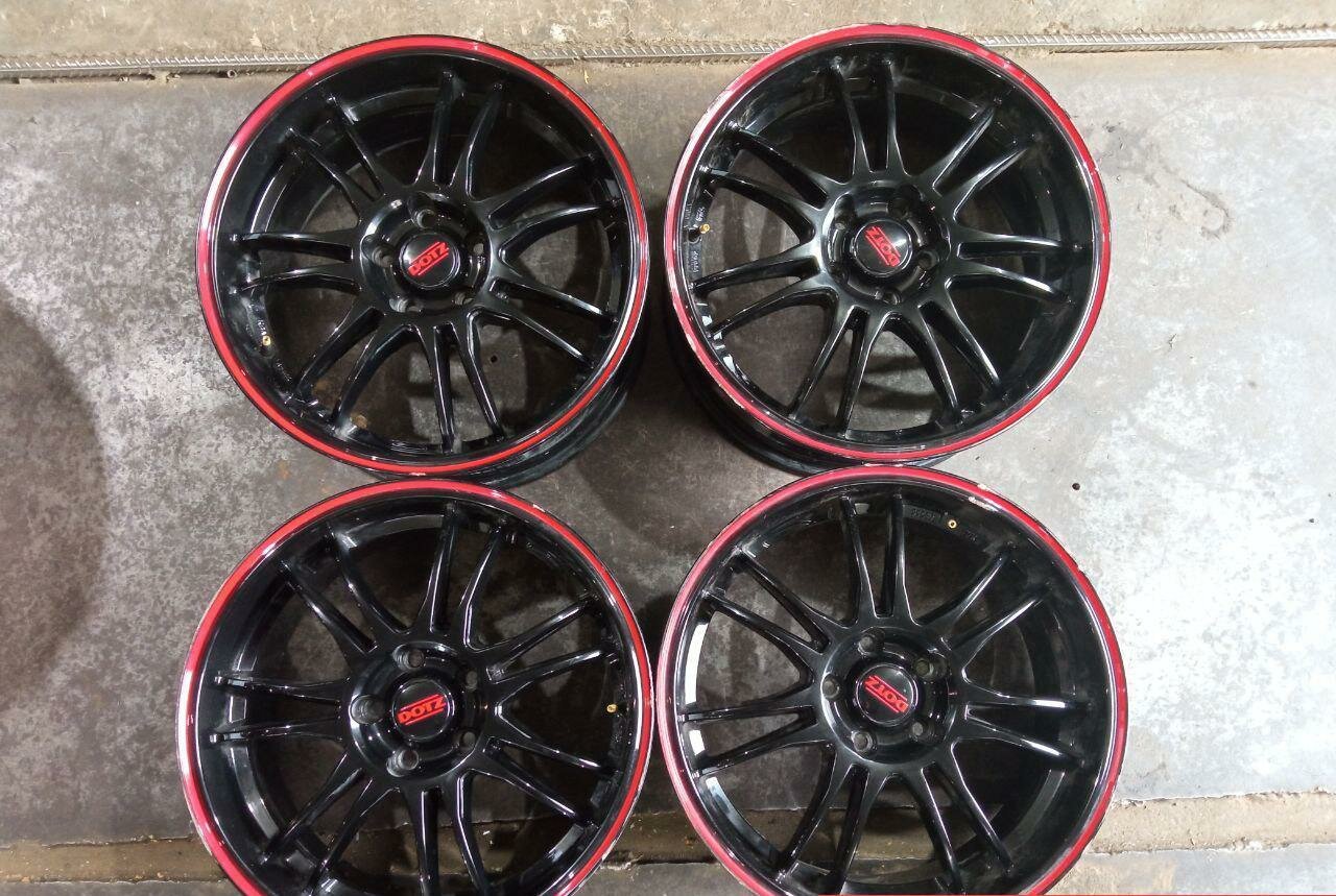 Колесные диски Dotz 18x8 PCD 5x112 D70.1 ET48 Черный с красным ободом (Реплика)