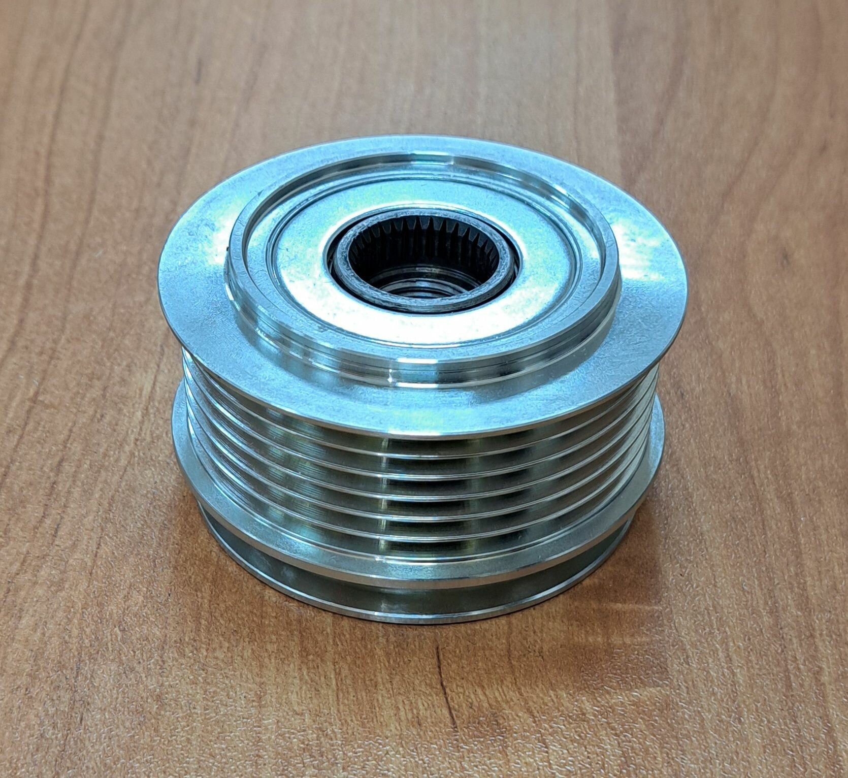 XAY1047ВТ Шкив генератора с обгонной муфтой подходит для VOLKSWAGEN, VOLVO S60/ S80/ V70