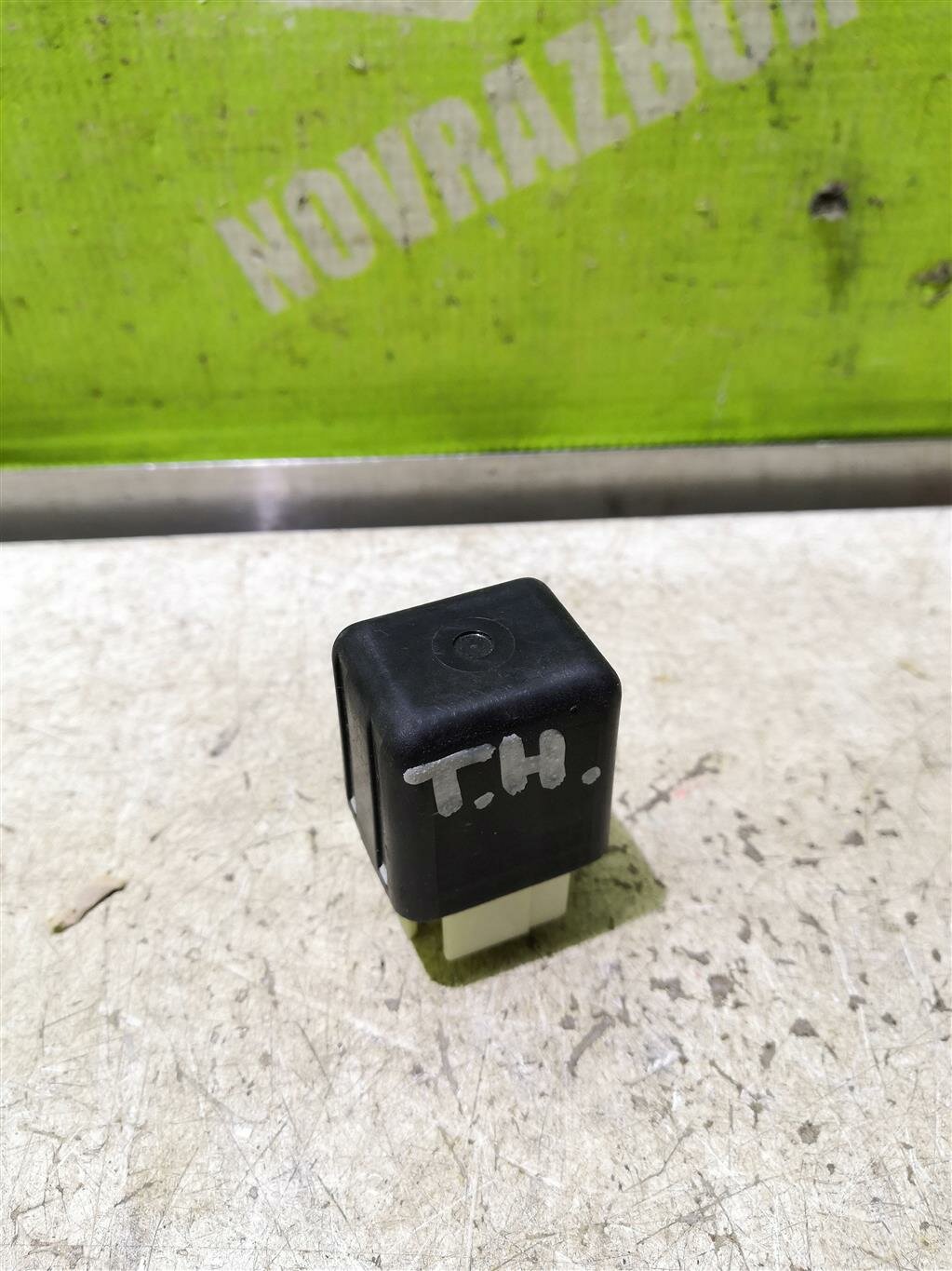 Реле Toyota Highlander I 01-06