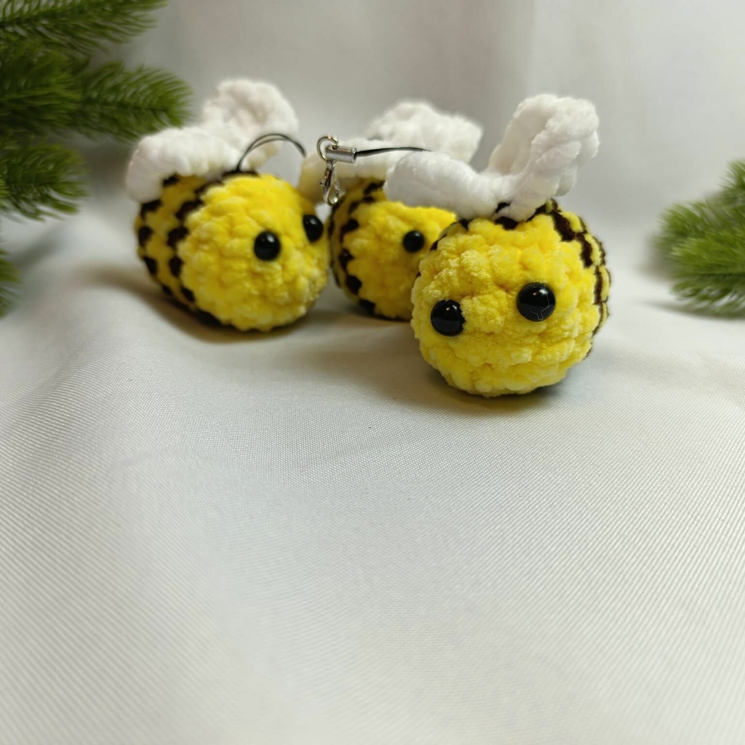 Мягкая игрушка ручной работы, брелок пчела 1 шт