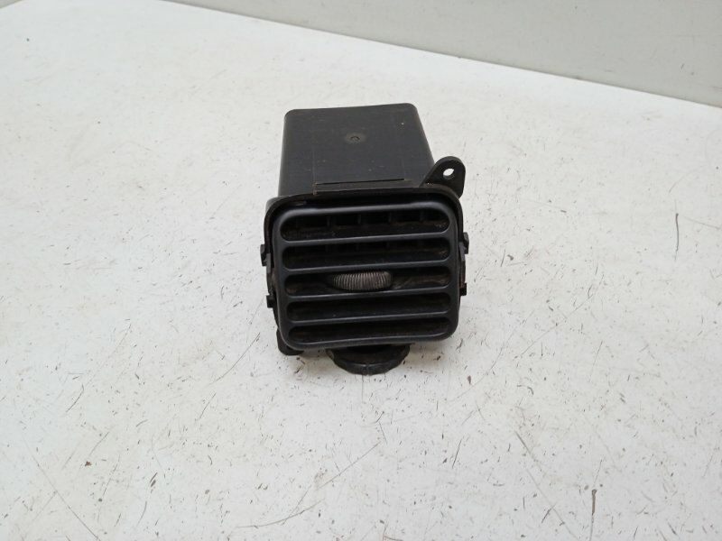 Б/У Сузуки Гранд Витара 1 Дефлектор воздушный Suzuki Grand Vitara 1 1999 Лев. 208610 SUZUKI арт. 7363265D0, 7363065D015PK