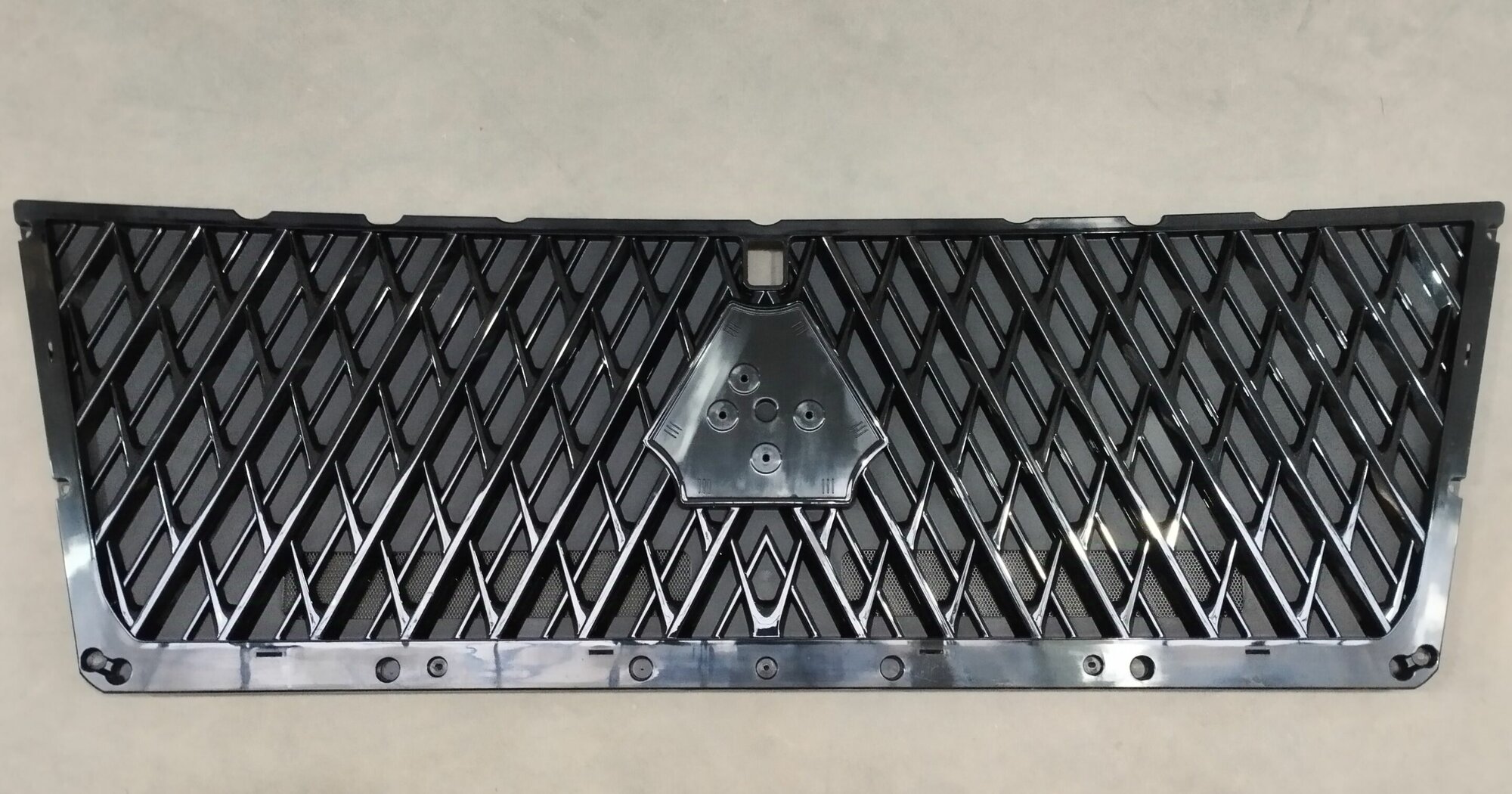 Решетка капота Sitrak C7H Max [12.4 24V 12 AMT грузовой 4X2 Turbo дизель (ретардер, Traxon ADR)] 712W611100016