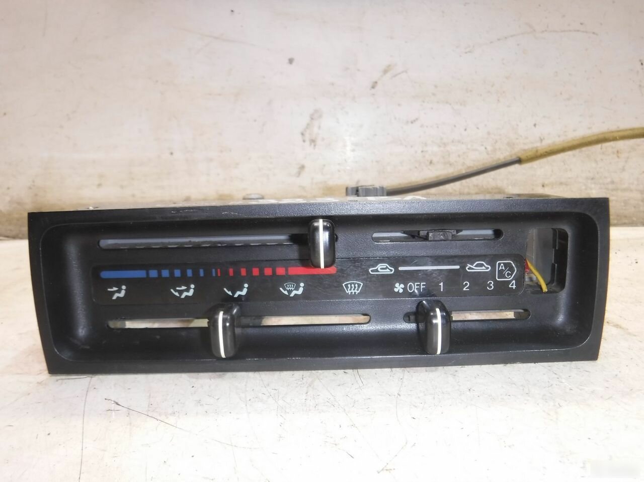 Блок управления отопителем Mazda 323 BA (1994—2000)