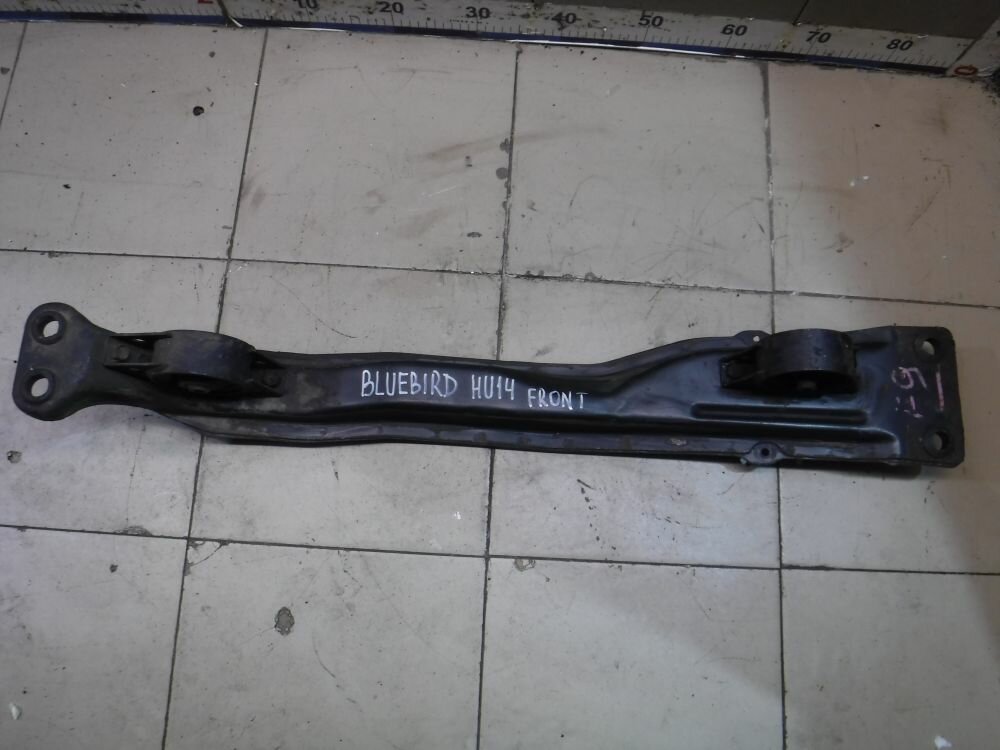 Балка передняя продольная Nissan Bluebird 112402J200