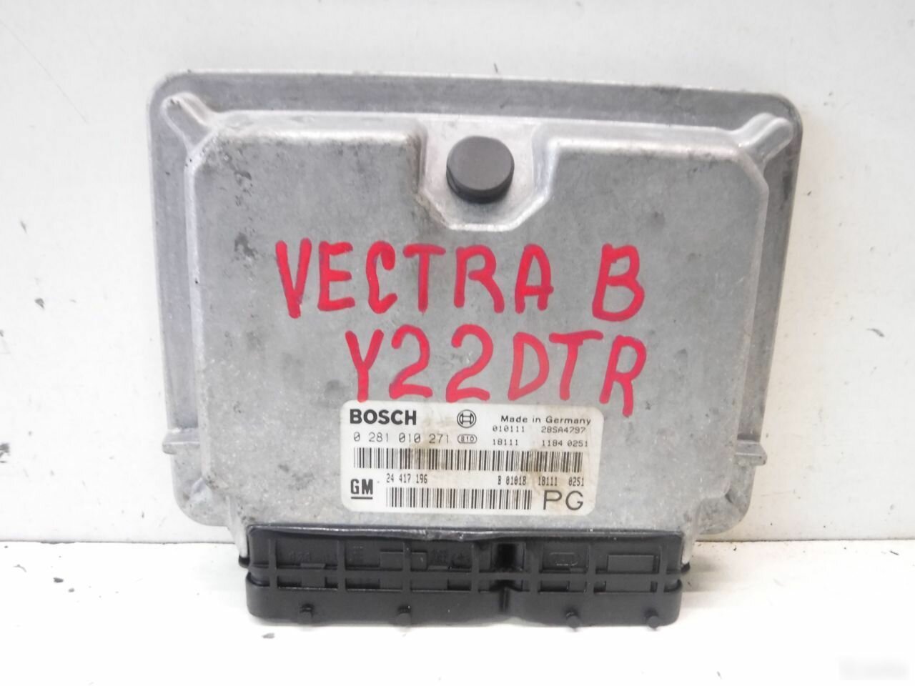Блок управления двигателем Opel Vectra B (1995—2000) 24417196