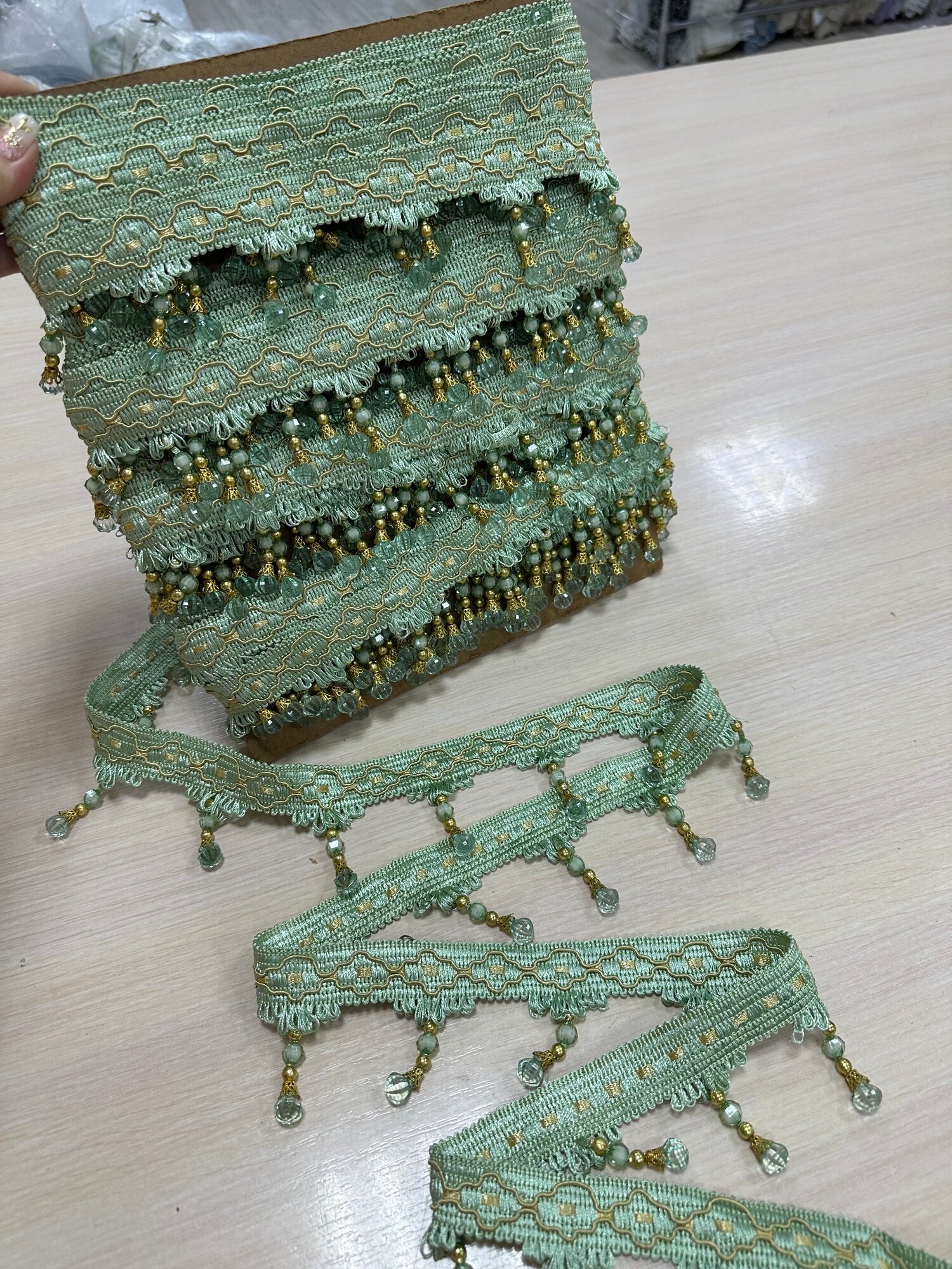 Тесьма бахрома-стеклярус светло-зеленый, 3м