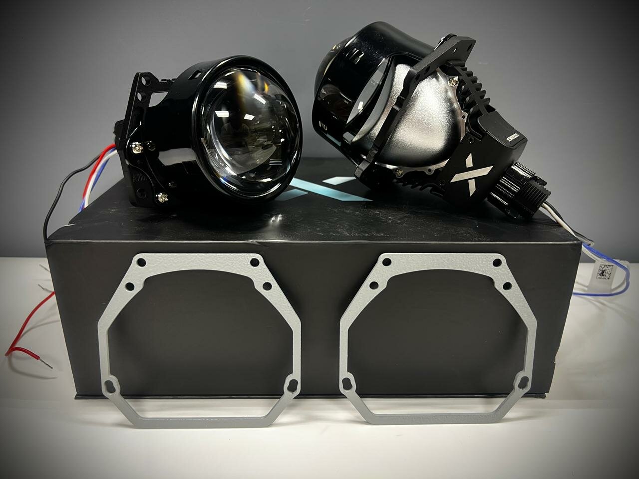 Biled линзы для Москвич 3 2022-2025 (Галоген фары) / Cветодиодные Билед модули Dixel YH3 5000 на Москвич