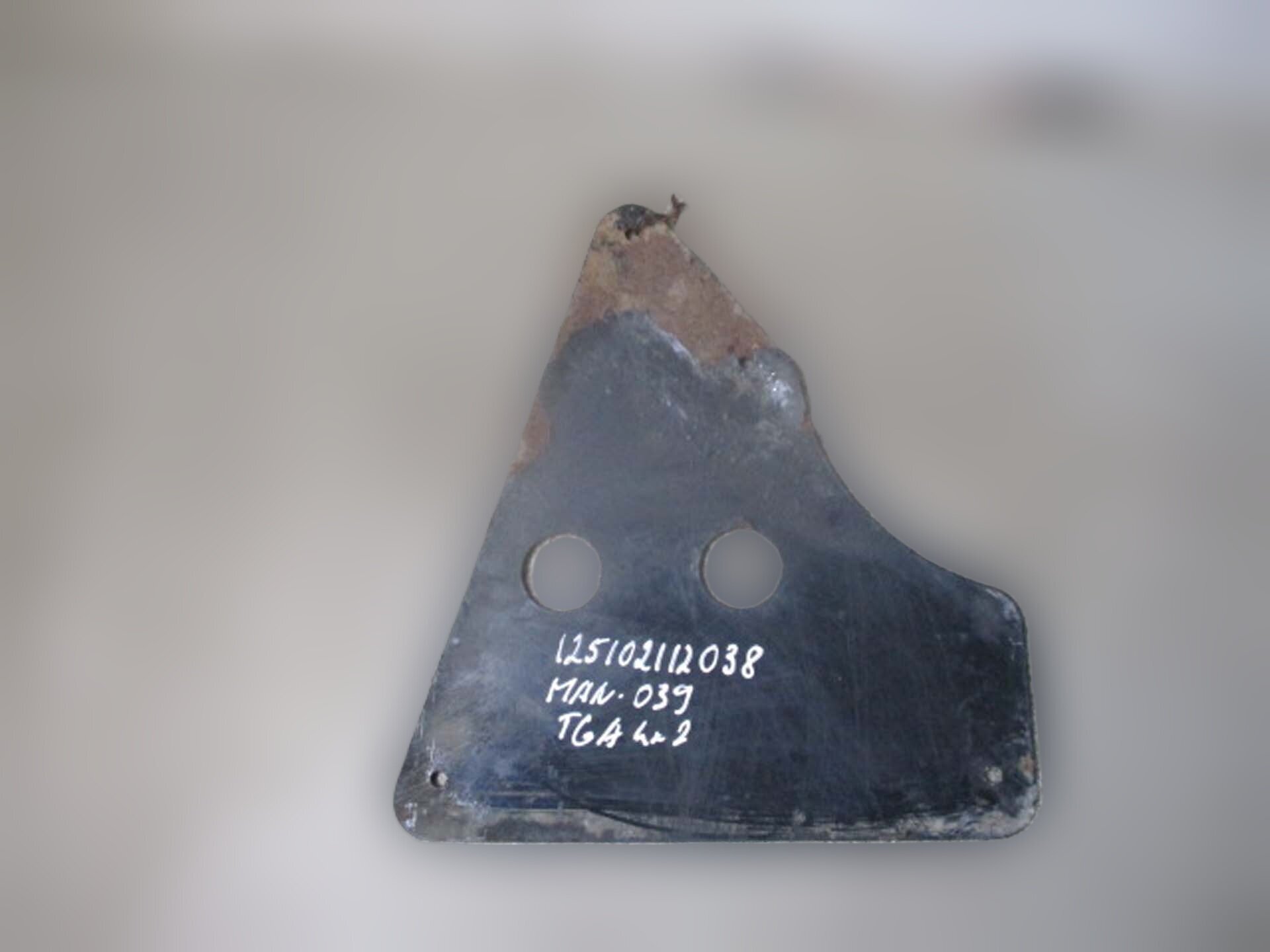 Кронштейн подкрылка передний MAN TGA, TGS