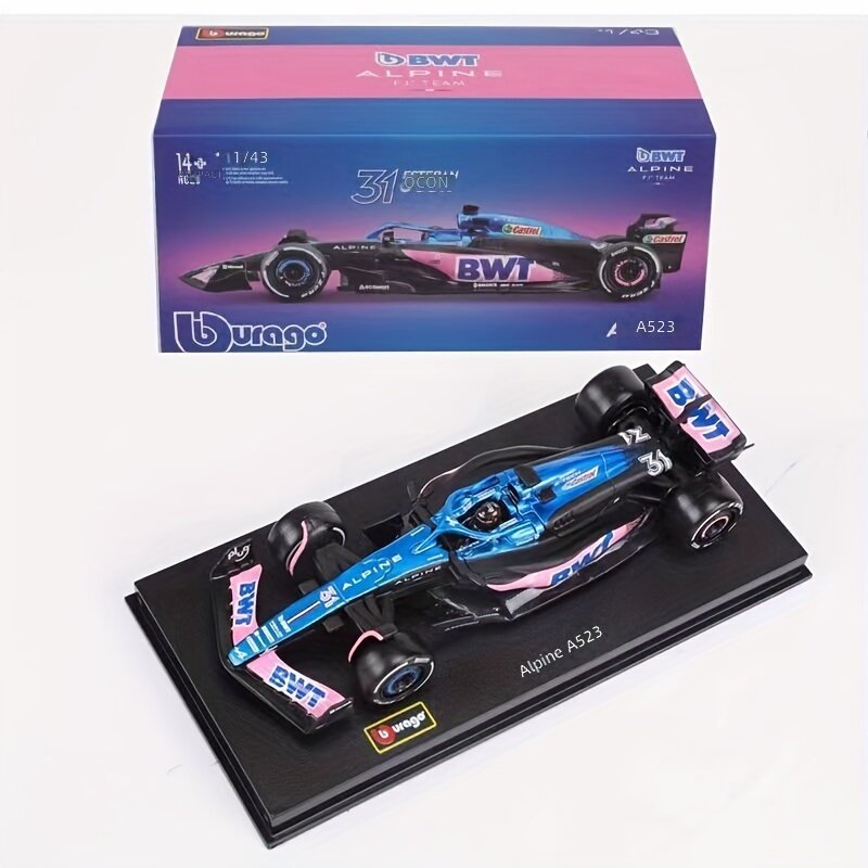 Коллекционная литая модель гоночного автомобиля A523 в масштабе 1:43, №31, черно-синяя с розовыми элементами, с шлемом