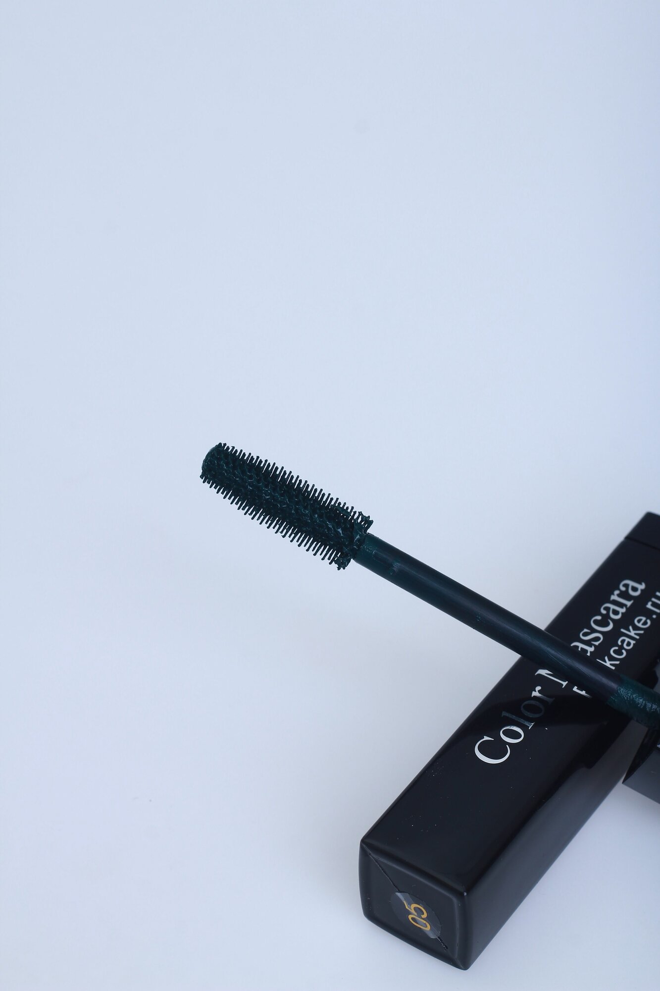 Тушь для ресниц зеленая