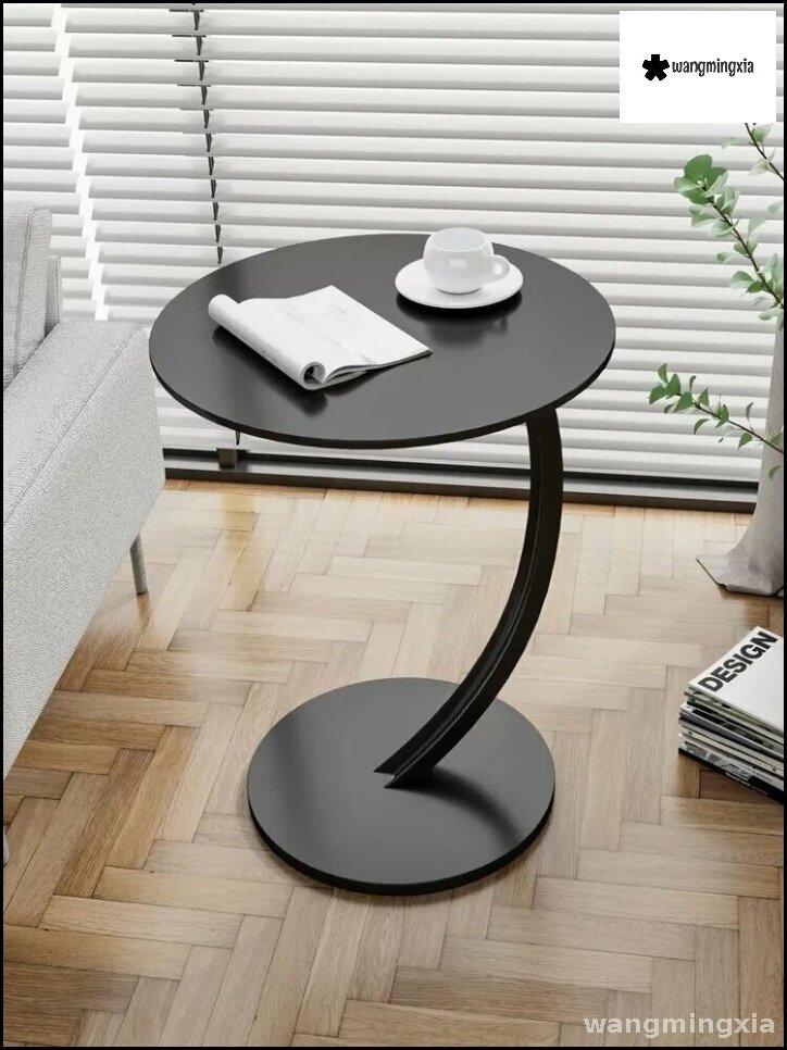 Эксклюзивный черный столик 40x40 см из ДВП на металлической основе