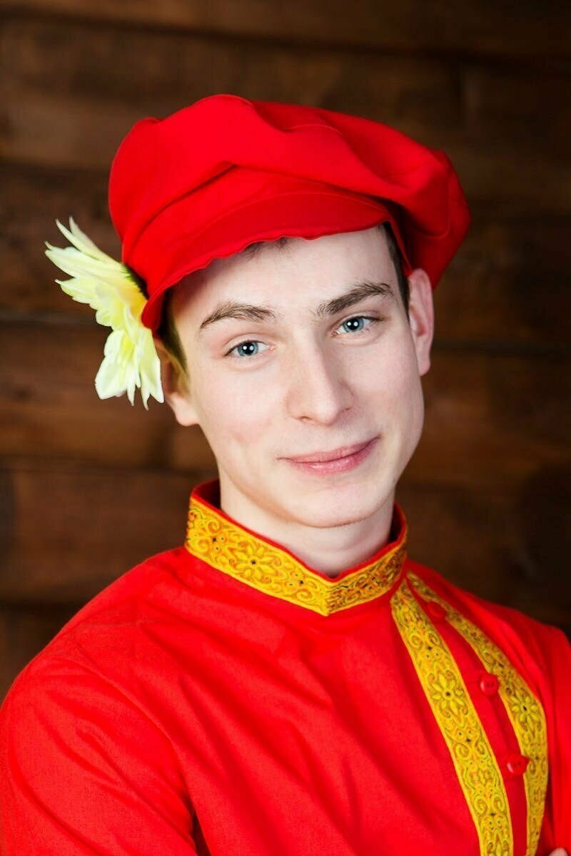 Картуз мужской, габардин, красный