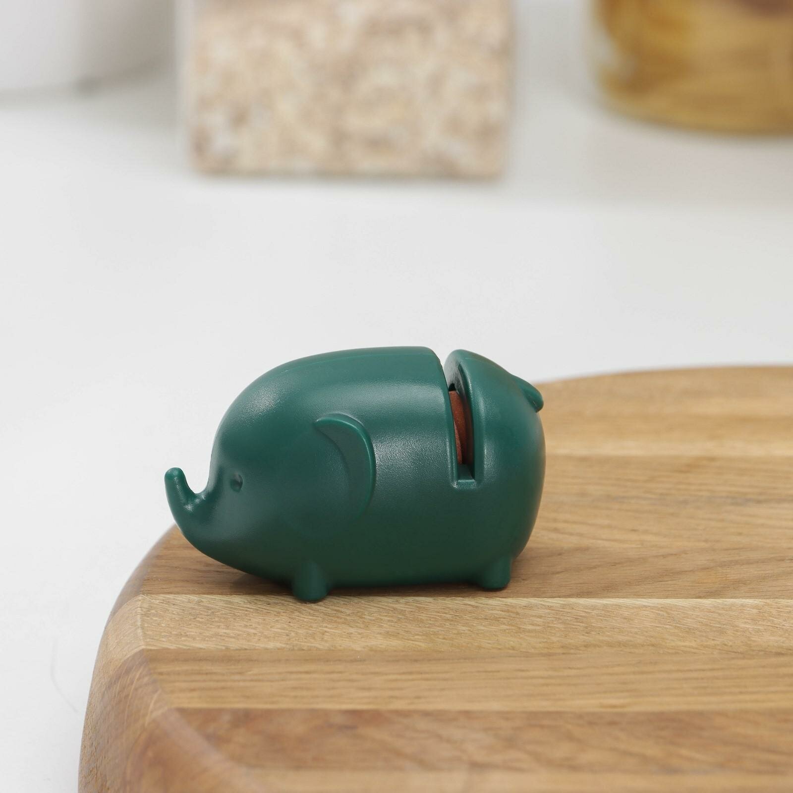 Точилка для ножей Доляна «Слоник», 5 х 5 х 2 см, цвет зеленый