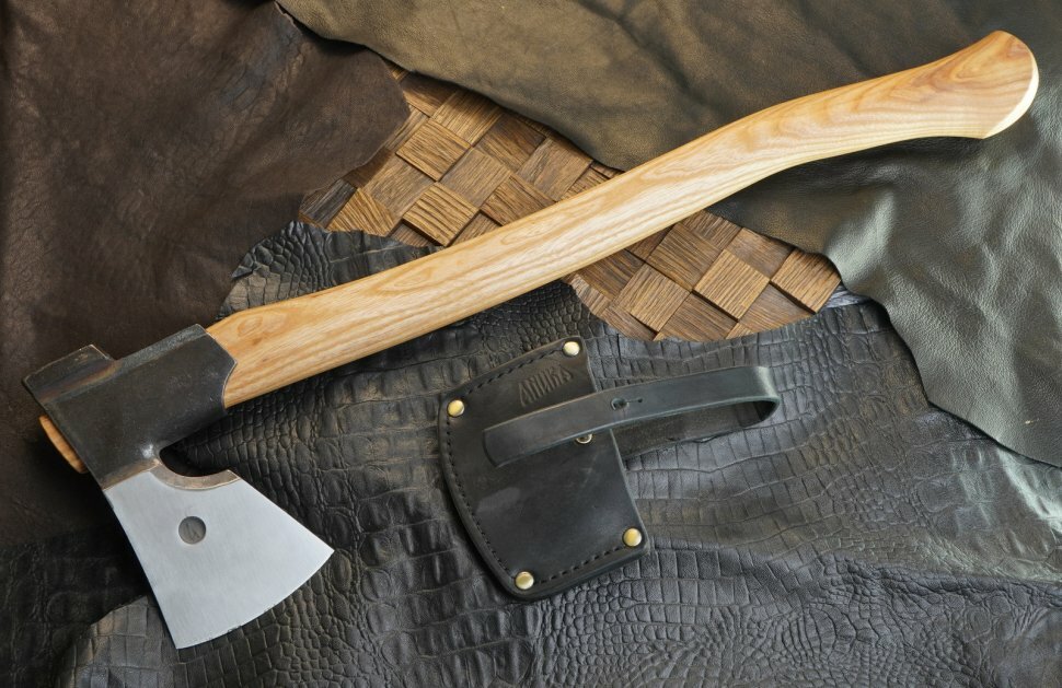 УРМ Аника Фин 500, тяжелый топор финского типа для лагерных работ