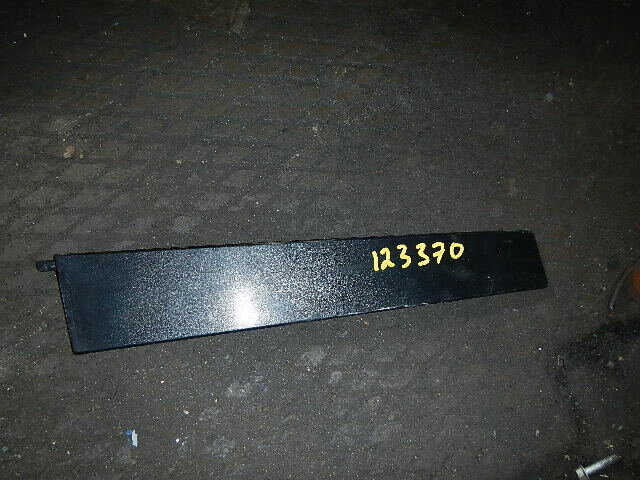 Б/У Накладка рамки двери задней левой, Ford (Форд)-Фокус 2 FORD FOCUS 2 (08-11) с разбора седан царапины 123370 FORD арт....