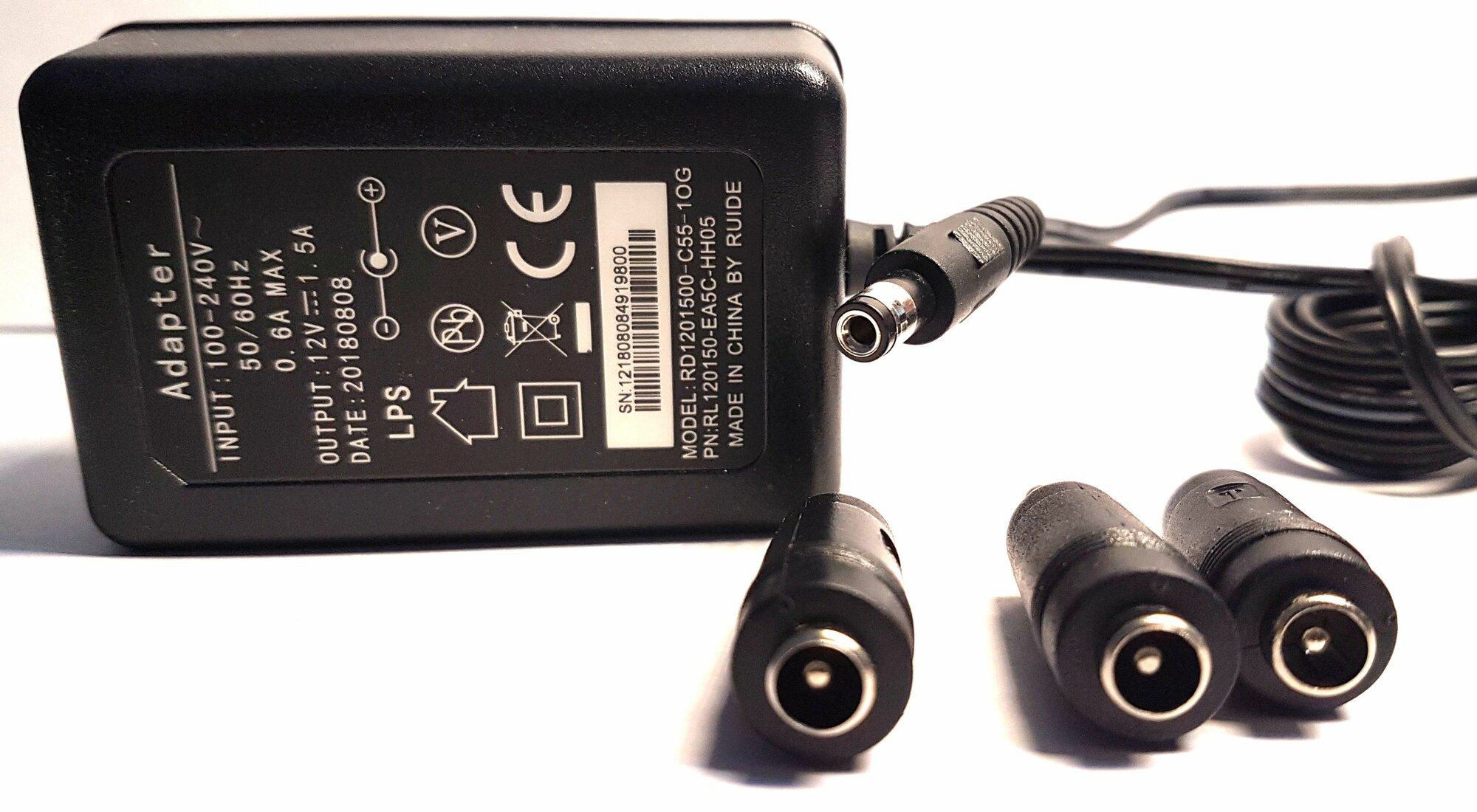 Блок питания 12v 1,5a (12В 1,5А) стабилизированный. Штекер 5,5 х 2,1. Сетевой шнур 2 метра+ подарок 3 насадки