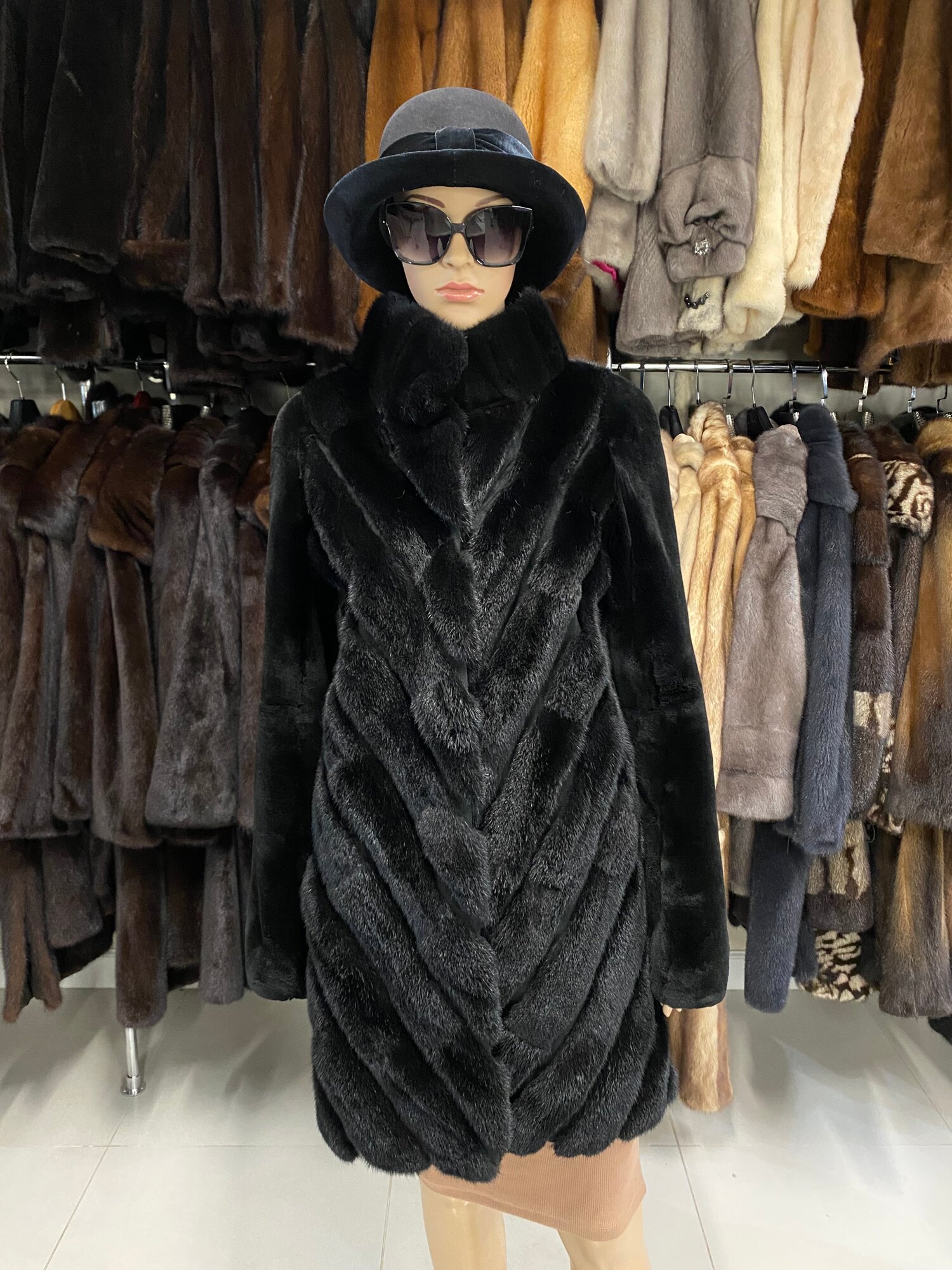 Шуба. Норка. Натуральная. Елочка 44- 46 р.