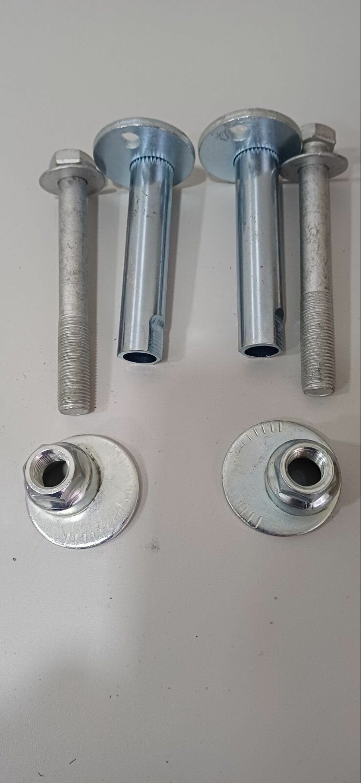 Развальные болты чери тигго CHERY tiggo T11 в сборе с гайкой и втулкой комплект 2 шт. длина втулки 82 мм после 11 года