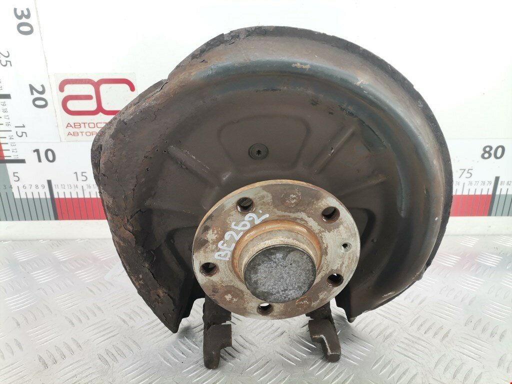 Ступица (кулак цапфа) задняя правая Volkswagen Golf Plus 1K0505436AB арт. 1776617