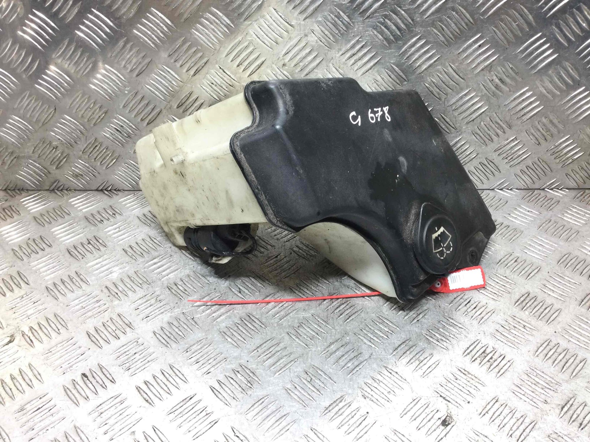 Б/У Бачок омывателя BMW 3-Series 3-Series E46 1998 - 2006 2002 г.