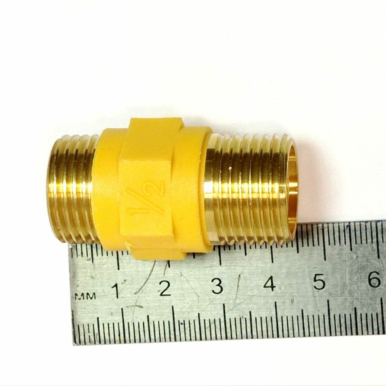 Муфта диэлектрическая 1/2 ГГ латунь