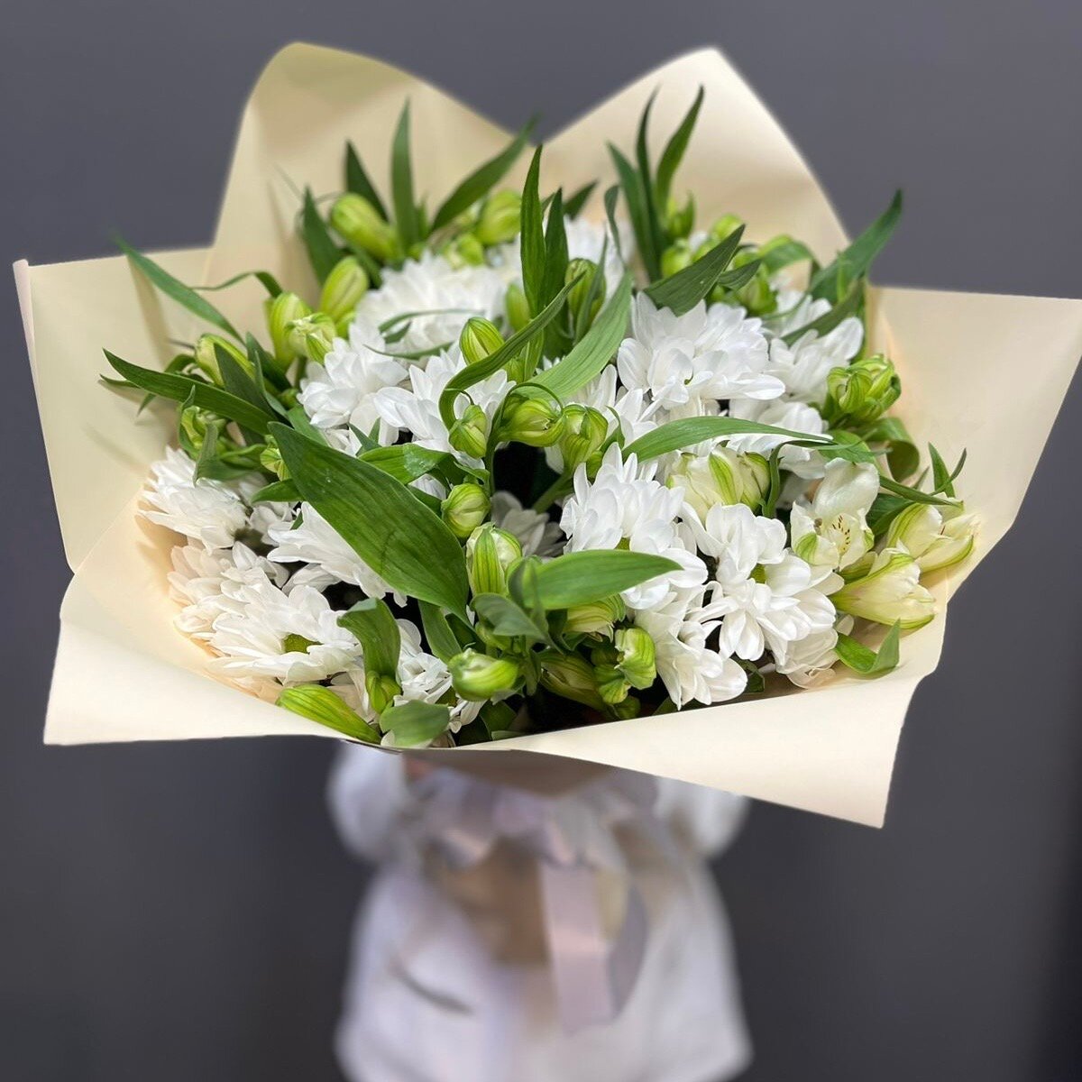 Микс из кустовых хризантем с альстромериями