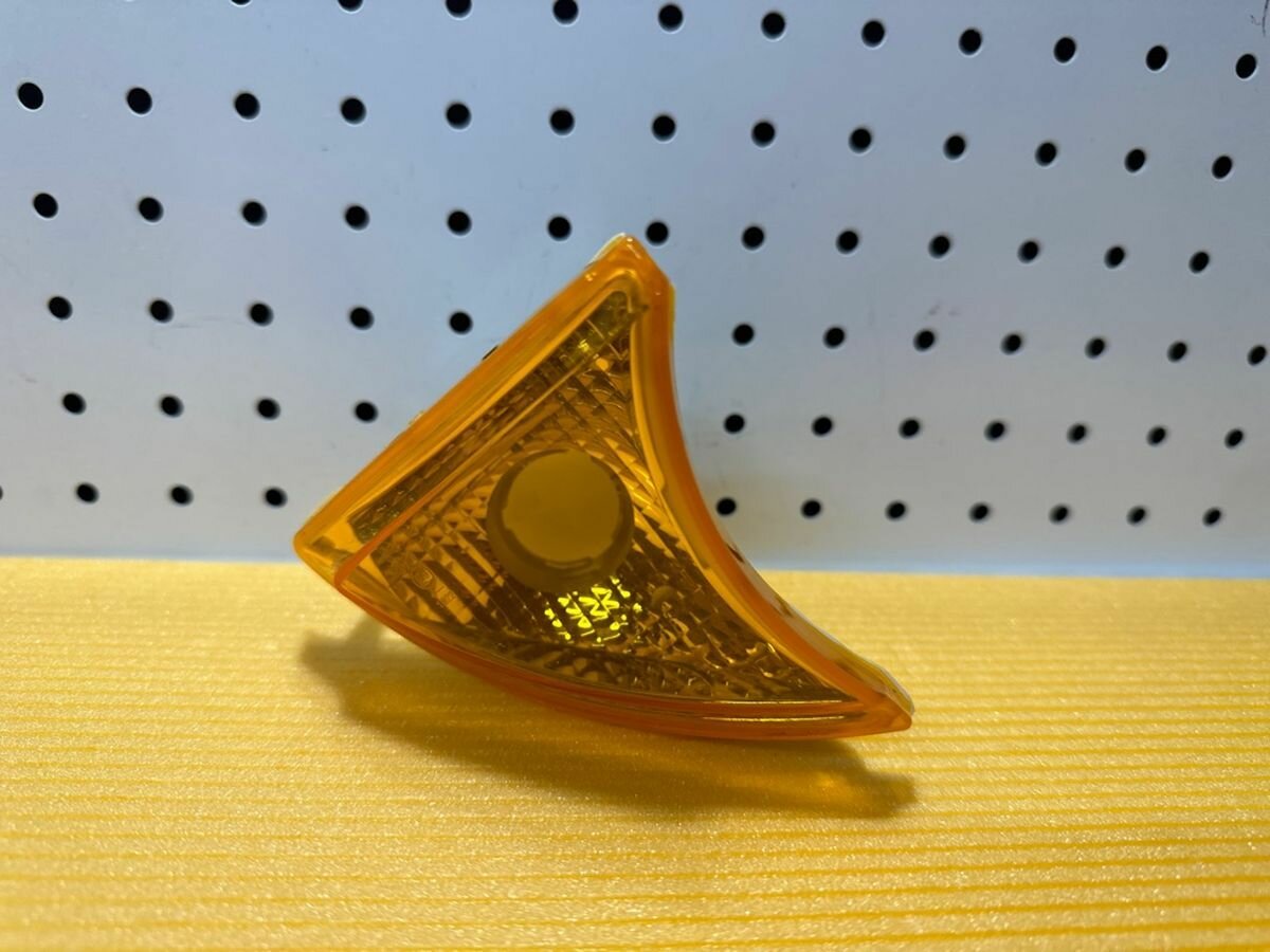 Фонарь указателя поворота правый ивеко стралис (желтый) (IVECO STRALIS)