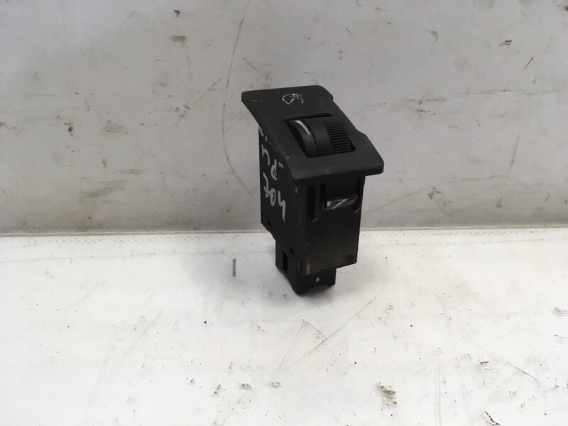 Б/У кнопка регулировки подсветки приборов Geely Emgrand EC7 2012 FE-1 JL4G18 26864 GEELY арт. 1067001074