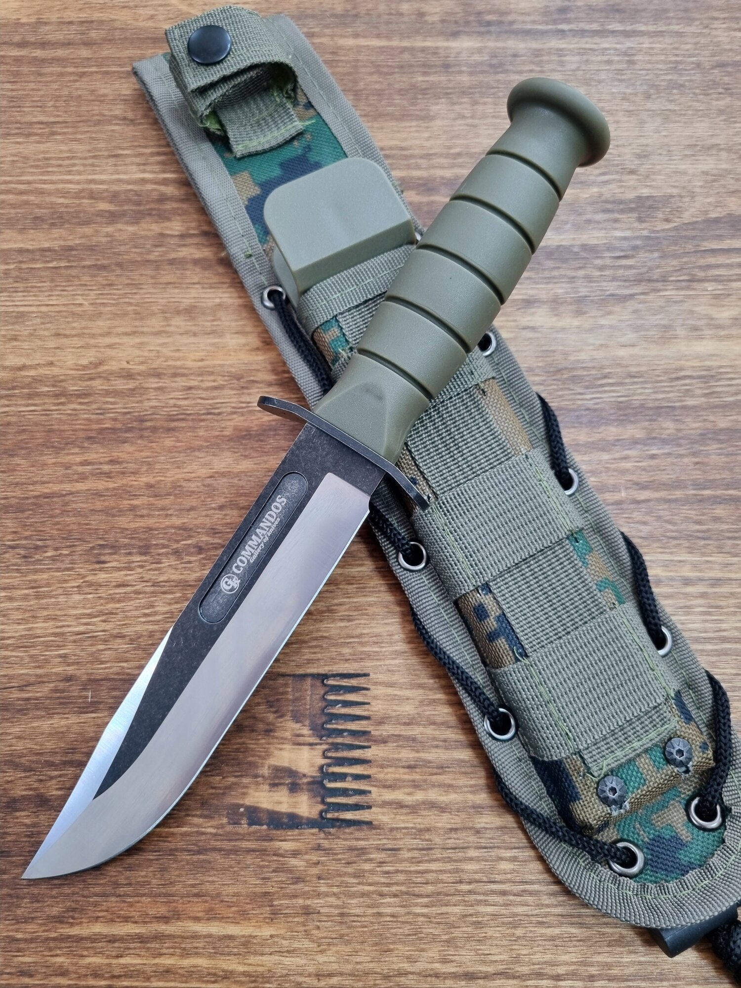 Тактический нож Gallery of Knives "Commandos", оливковый, D2 сталь, клинок 26 см