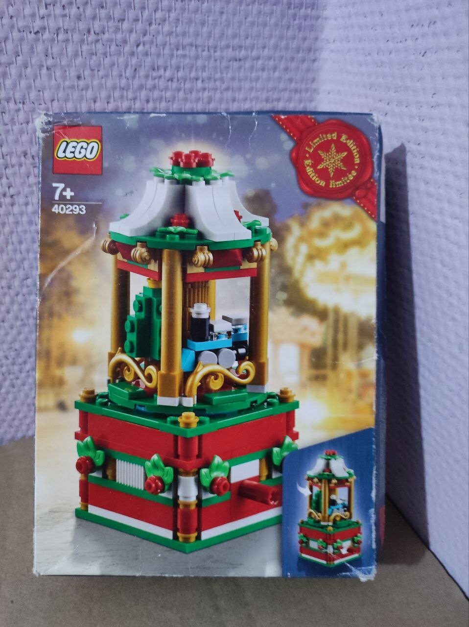 Конструктор LEGO Seasonal 40293 Рождественская карусель, 251 дет.