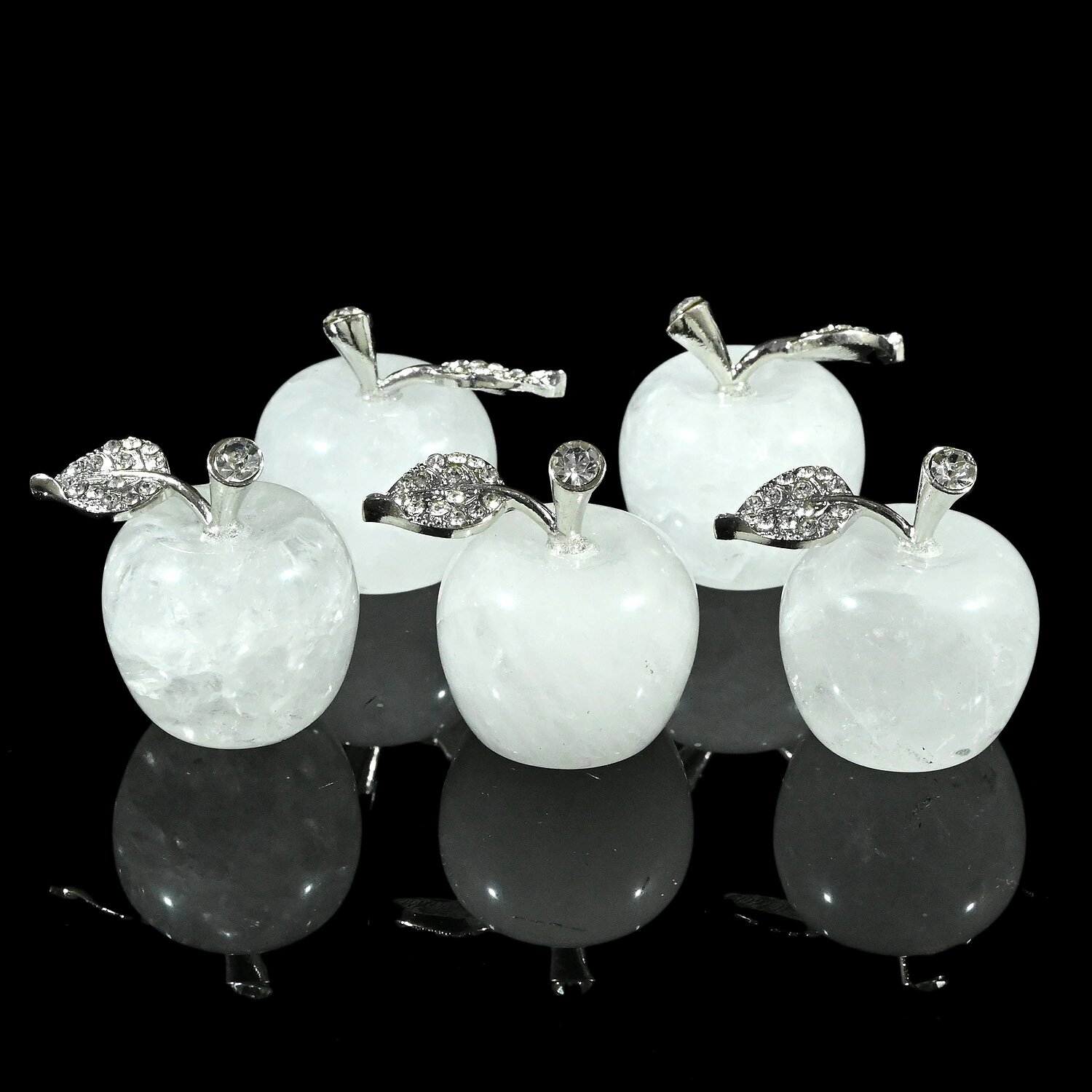 Яблочко из горного хрусталя 25*29мм .