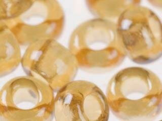 Бисер Preciosa 16050 Прозрачный янтарный, блестящий (10/0) 2.3 мм, 5 г, цена за 2 уп.